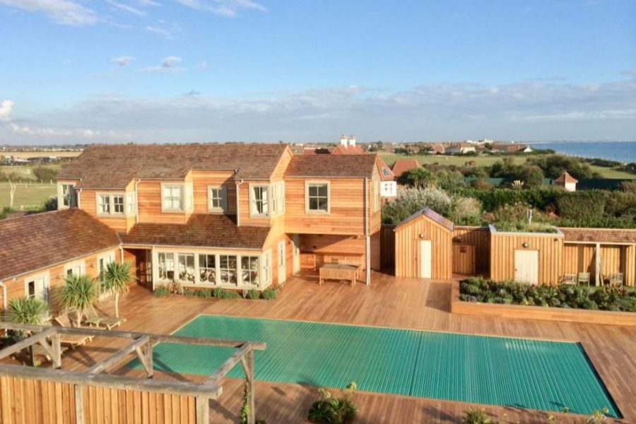 New bespoke coastal house with swimming pool | LGM Developments